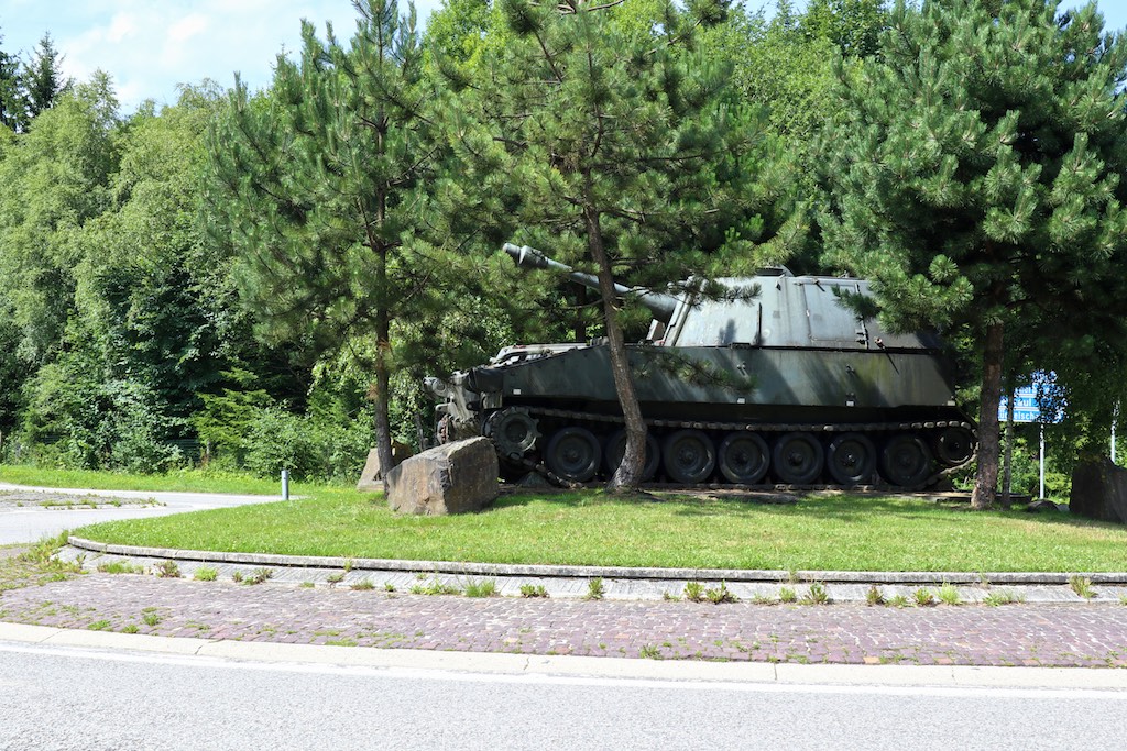 Kreiselkunst oder: Wie kommt der Panzer auf den Kreisverkehr? - BRF ...