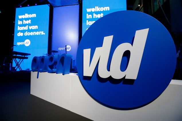 Open VLD will Subsidien für Verschwörungstheoretiker streichen